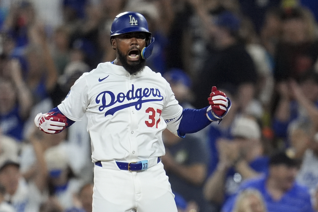 Teoscar Hernández has 3 hits, drives in 3 runs as Dodgers defeat Giants ...